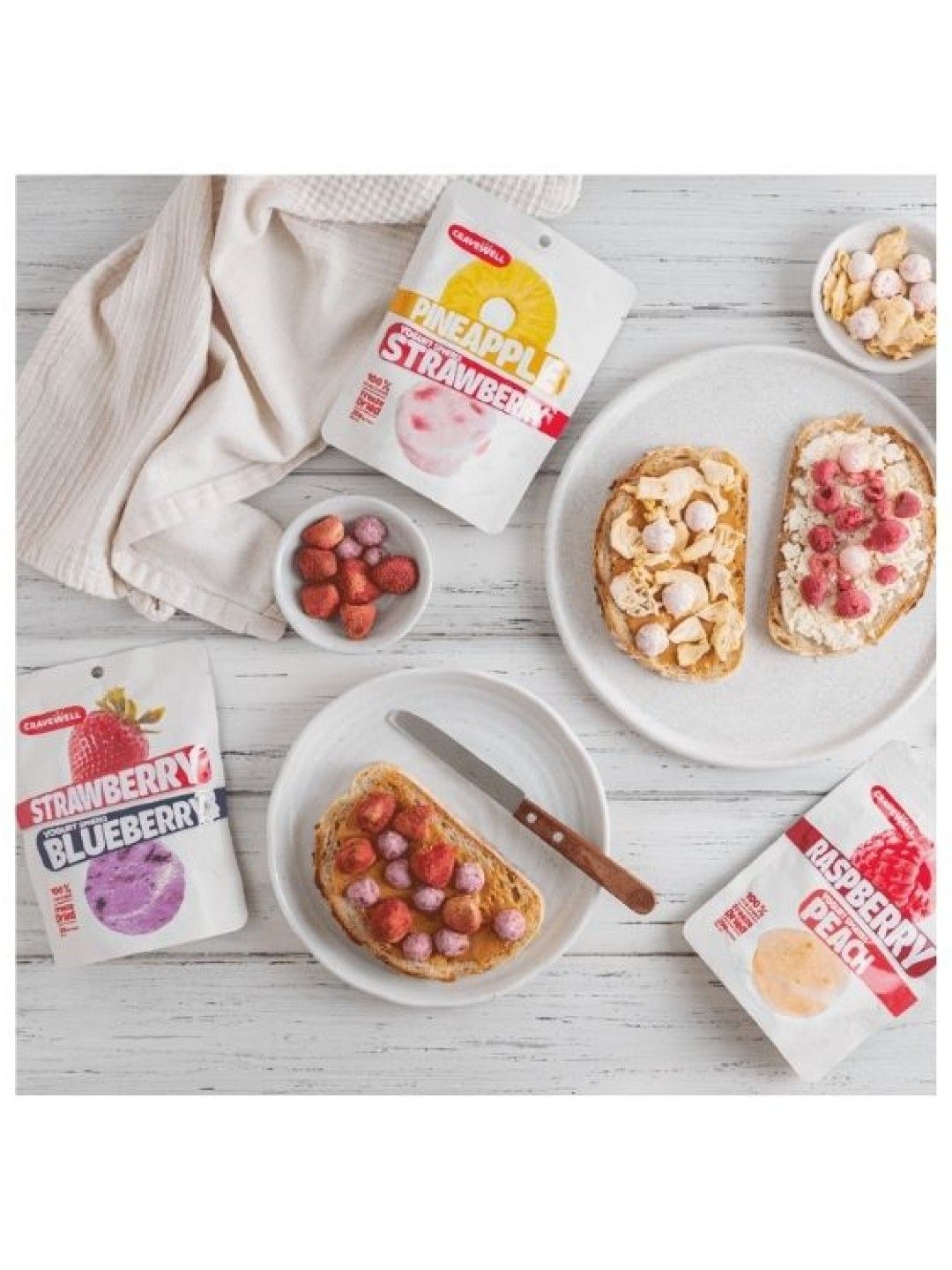 Cravewell Pineapple Strawberry Yogurt Sphere Fruit Crunch (20g) | edamama